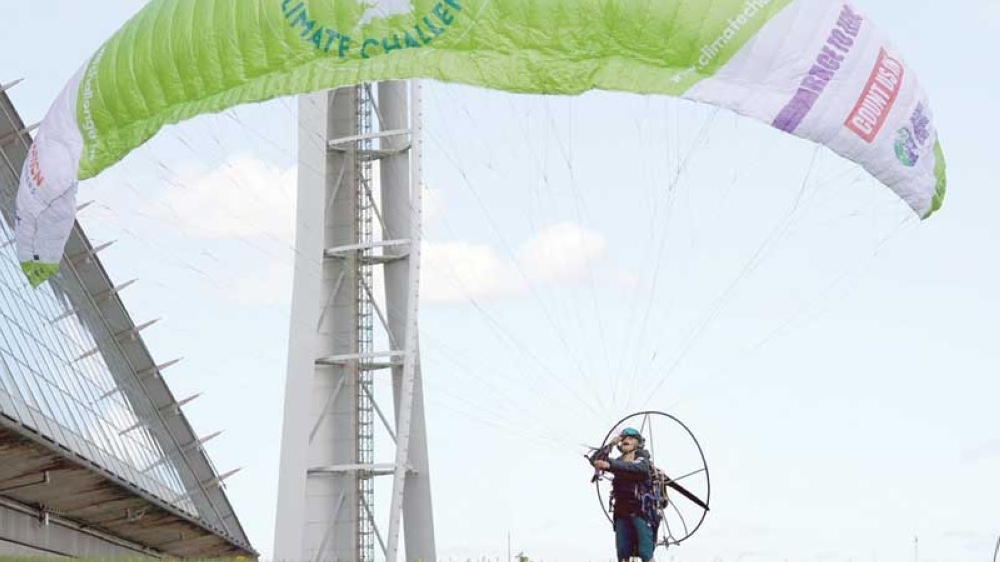 ‘Human swan’ set to fly around Britain - Oman Observer