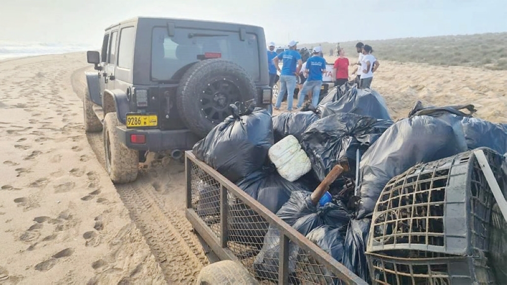 Beach lovers collect 1000kg of trash, call for awareness among visitors ...