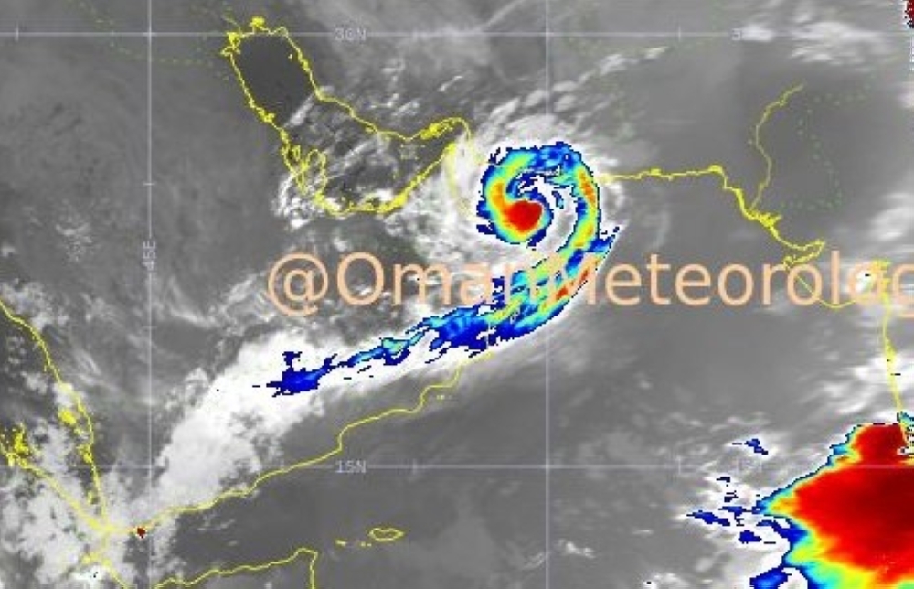 Cyclone Shaheen: Wind speed increases to 139 km/h - Oman Observer
