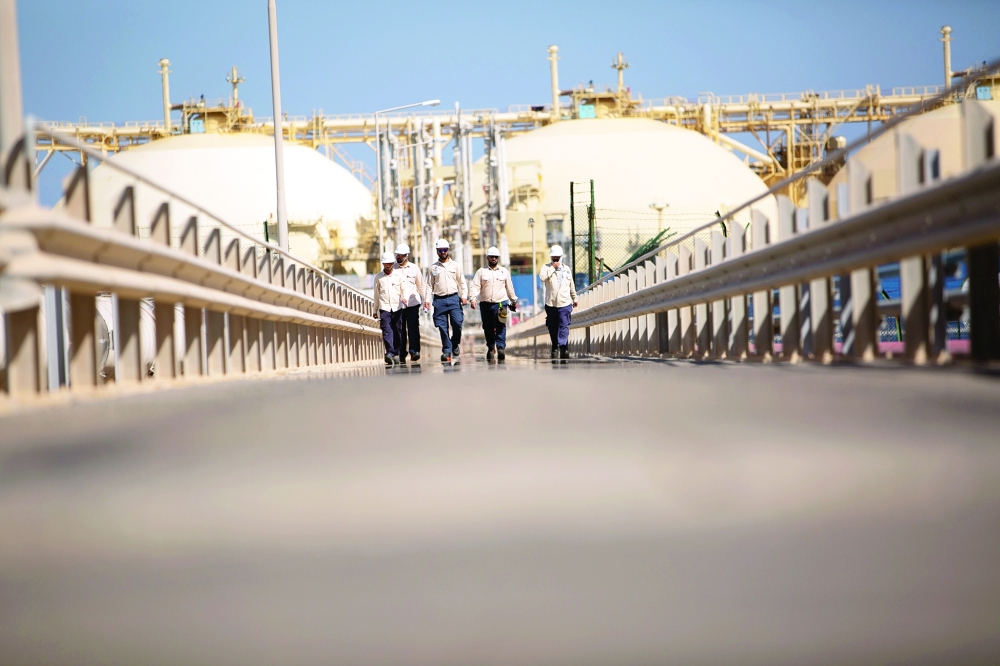 Oman LNG weighs scope for hydrogen clusters - Oman Observer