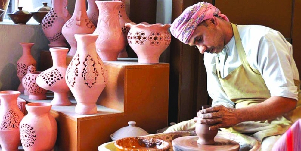 Riyada issues regulation to support 20 craft industries - Oman Observer