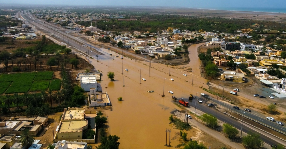 134 people evacuated after heavy rains, floods - Oman Observer