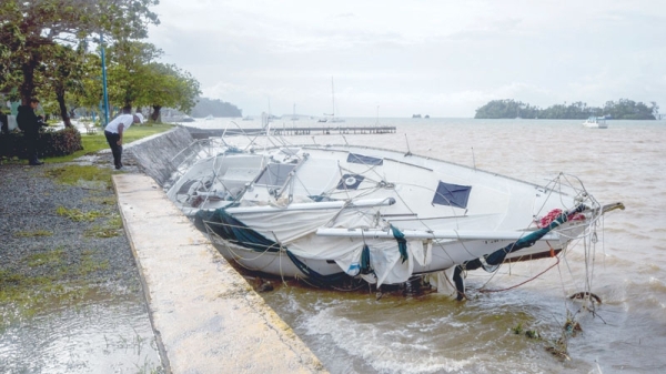 Hurricane Fiona strengthens to powerful Category 4 storm - Oman Observer