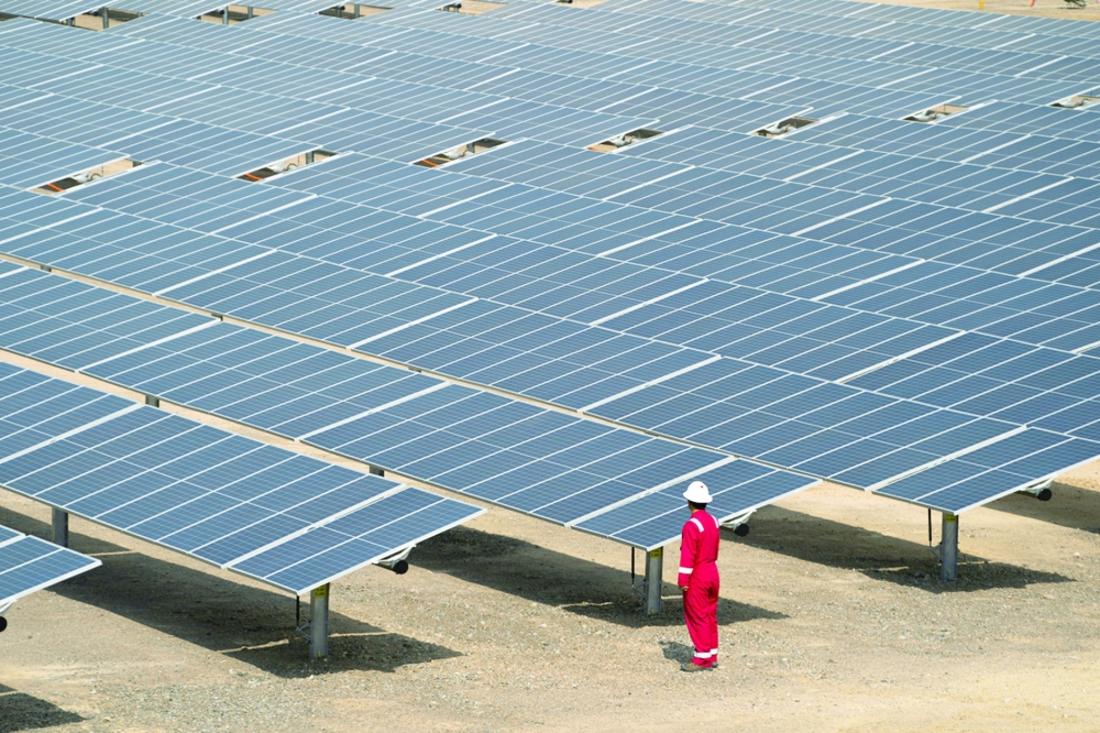 OQ Group plans solar power projects in Liwa, Block 60 - Oman Observer