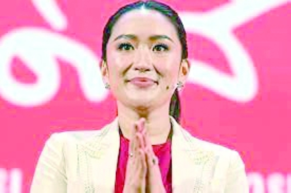 Thaksin's daughter leads opinion poll - Oman Observer