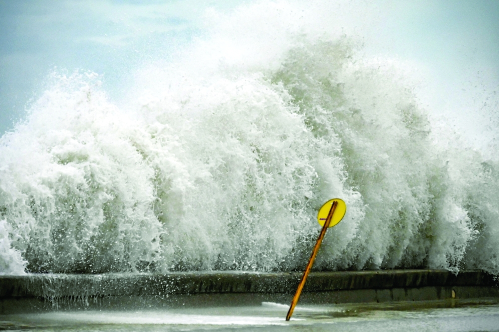 As hurricane nears, Floridians told to hunker down - Oman Observer