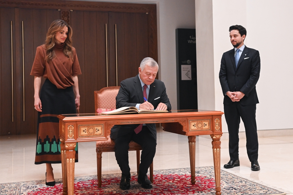 Jordan’s King, Queen and Crown Prince visit National Museum - Oman Observer