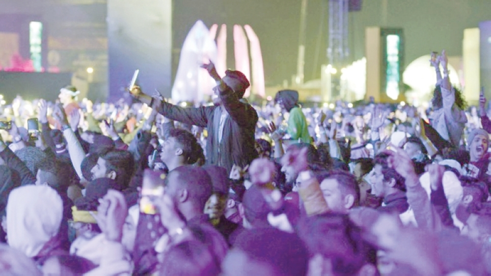 Egypt temporarily bans hugely popular ‘mahraganat’ singers - Oman Observer