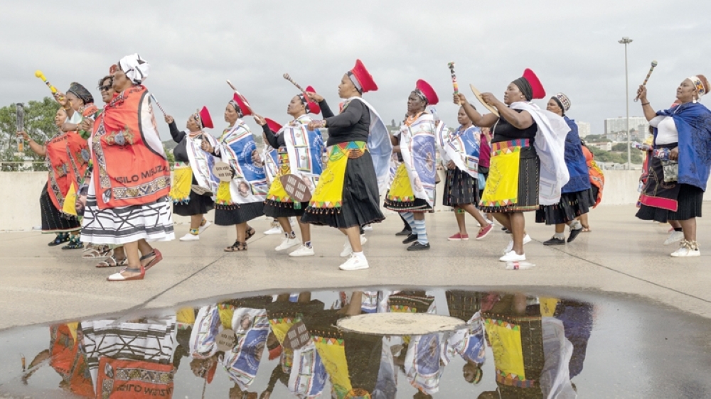 Mega party as South Africa crowns new Zulu king - Oman Observer