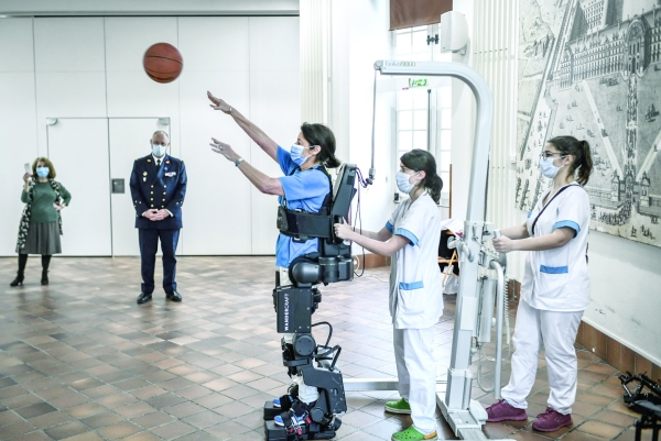 Exoskeleton helps wounded get back on their feet - Oman Observer