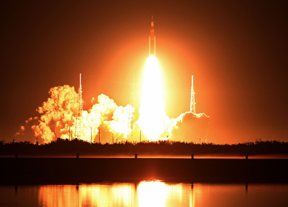 Liftoff! NASA launches mega Moon rocket, ushering new era of ...