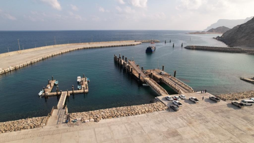 Officials inspect projects in Shaleem, Al Hallaniyat Islands - Oman ...