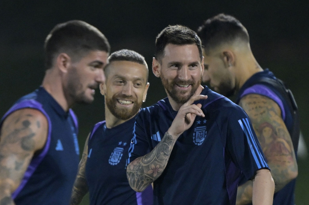 Messi, Lewandowski's World Cup dreams in balance - Oman Observer