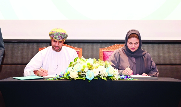 Oman Broadband signs agreements to expand fibre optic coverage - Oman ...