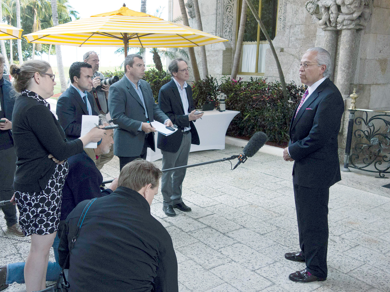 Trump praises ‘very smart’ Putin for holding off on US reprisals - Oman ...