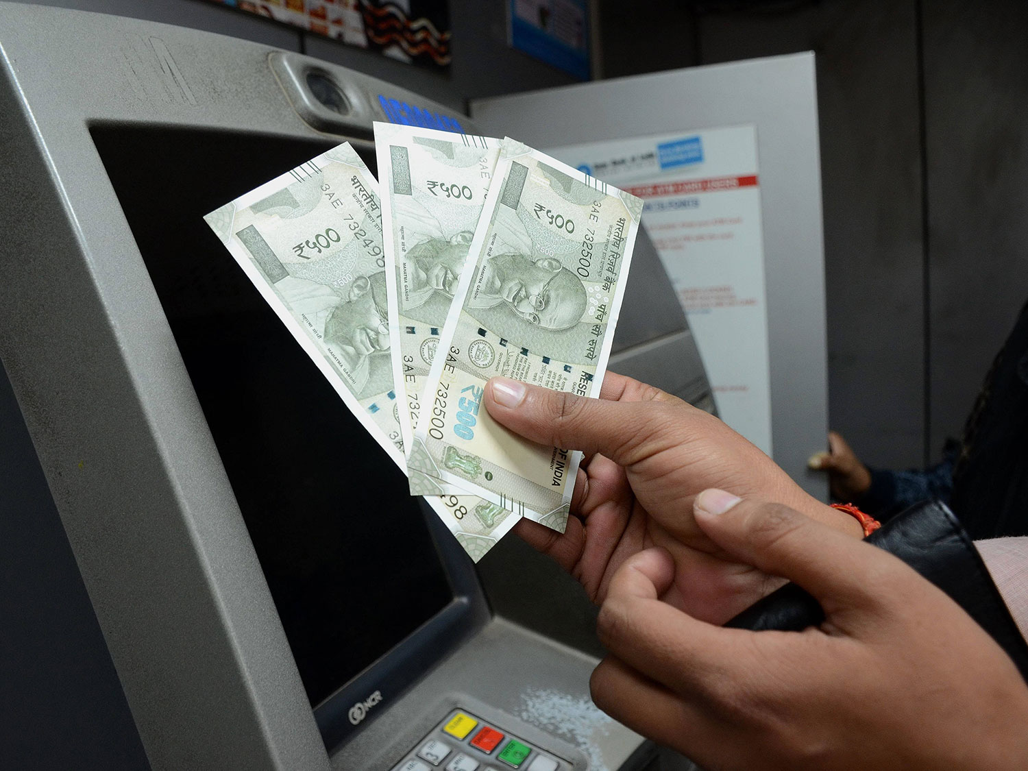 India plans expansive budget despite note-ban effect - Oman Observer