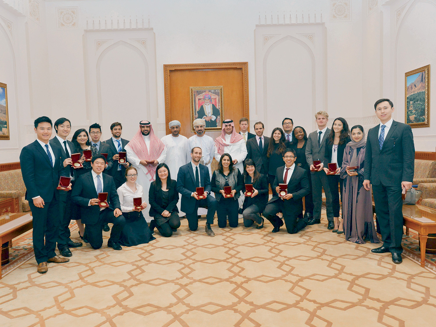 Majlis chief receives harvard students - Oman Observer