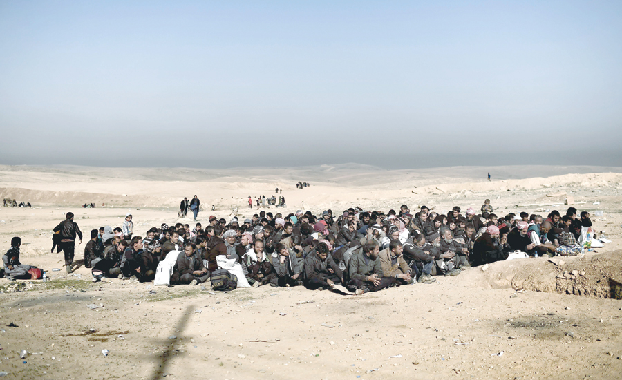 Iraqi forces close in on IS-held Mosul government buildings - Oman Observer