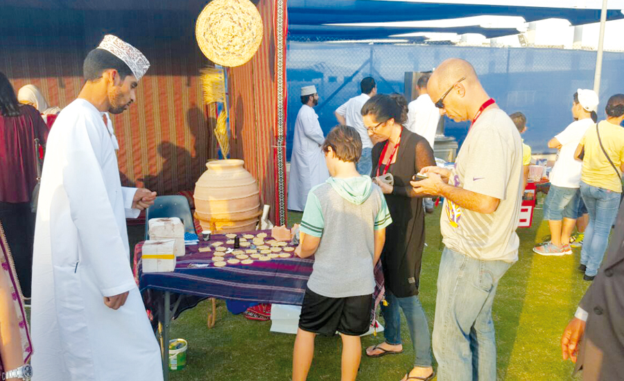 Local craftsmen gives back, showcase crafts to students - Oman Observer