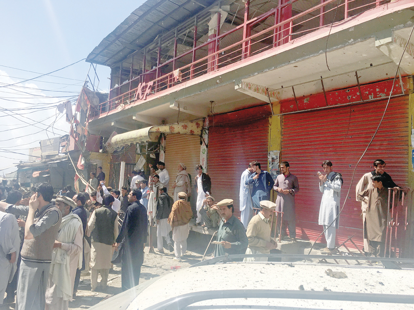 Dozens dead and wounded in Pakistan market blast - Oman Observer