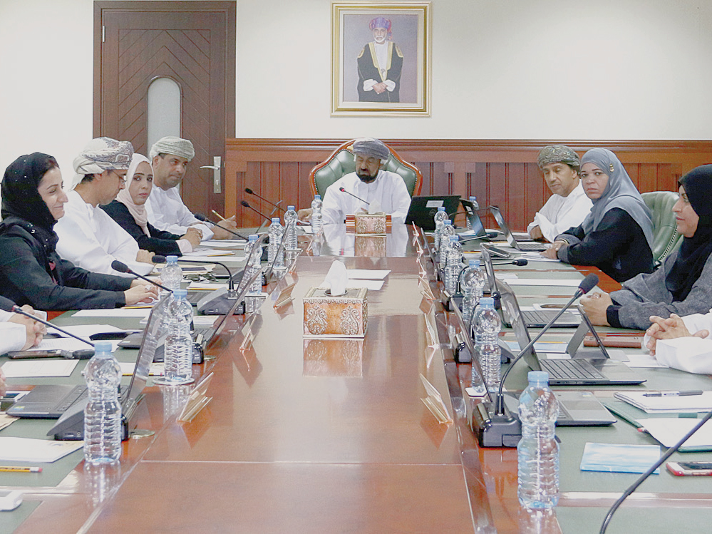 Human Rights panel holds meet - Oman Observer