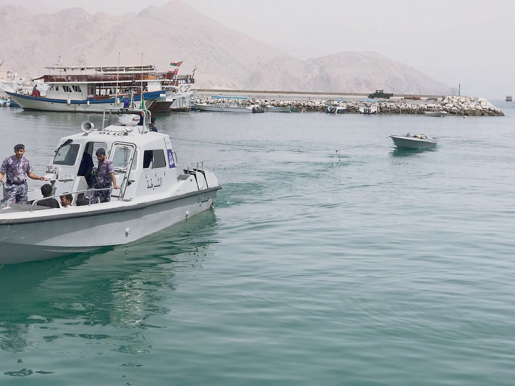 ROP foils smuggling bids, seizes four boats - Oman Observer