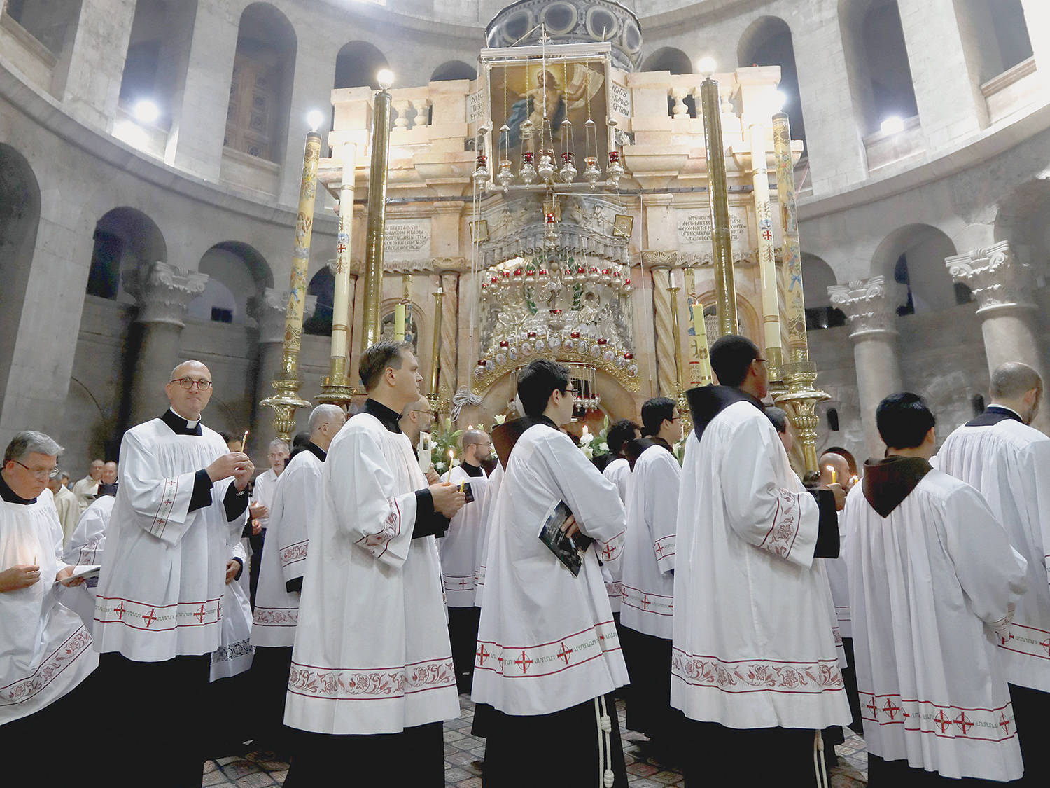 Believers mark Easter at Jerusalem site of Jesus’s resurrection - Oman ...