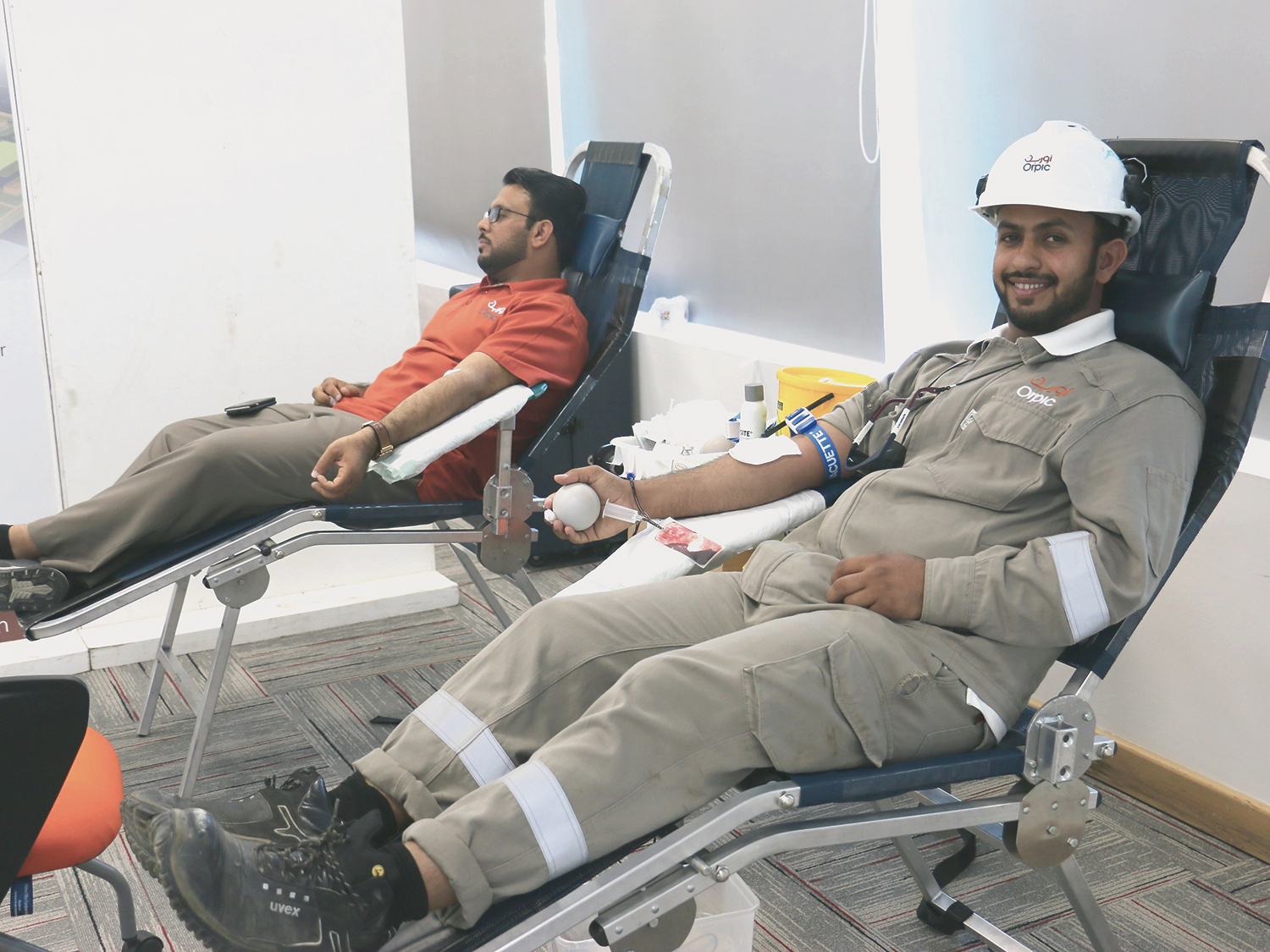 Orpic employees donate blood - Oman Observer