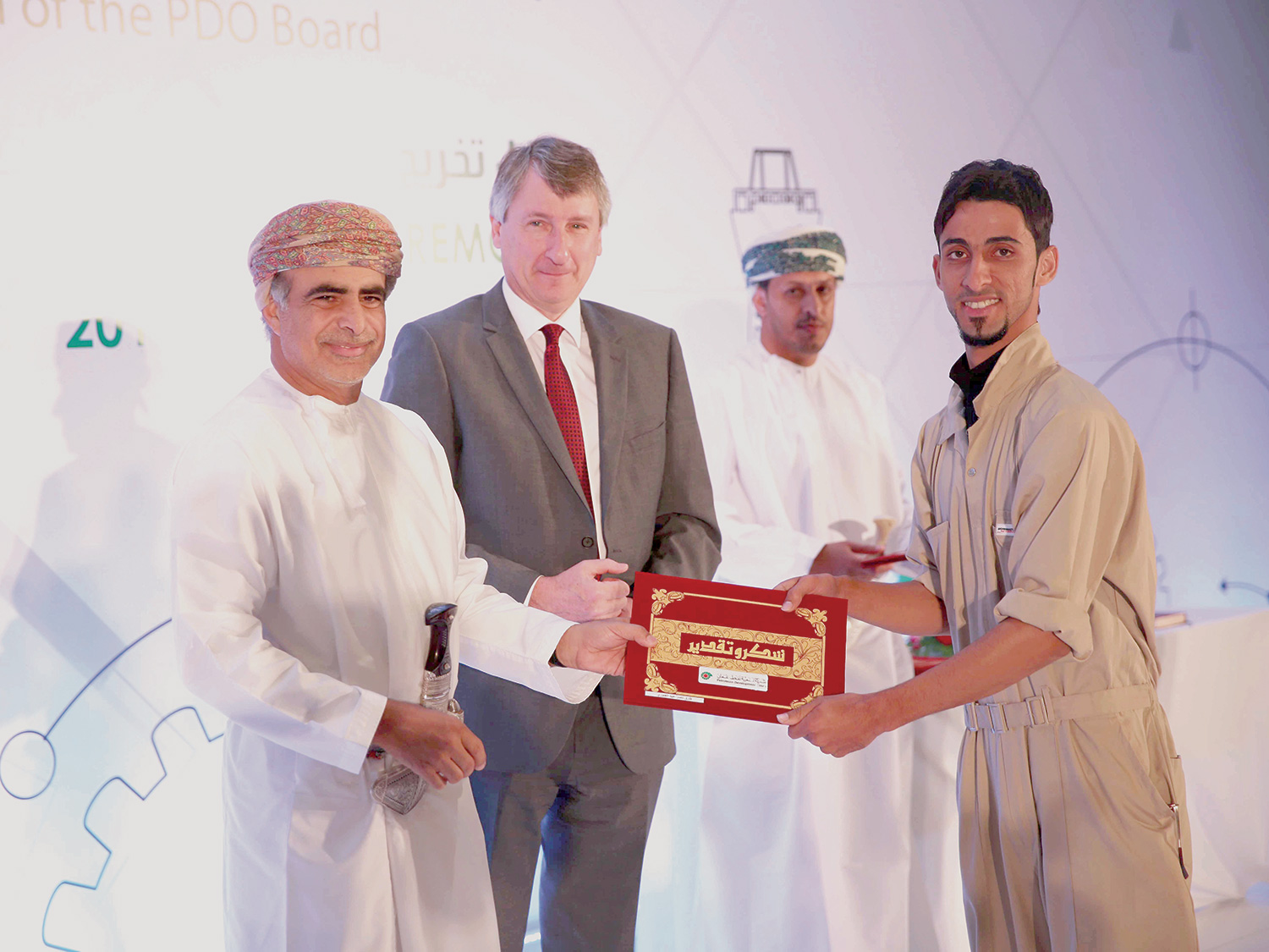 PDO helps 420 young Omanis qualify for work - Oman Observer