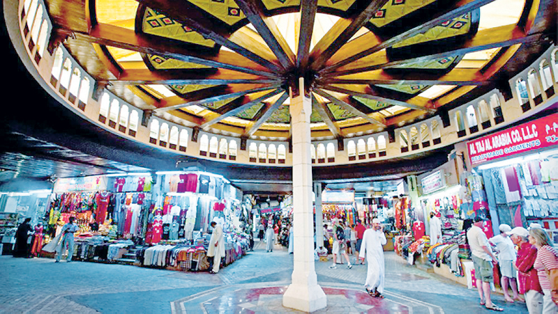 Holiday shopping frenzy a windfall for traders - Oman Observer