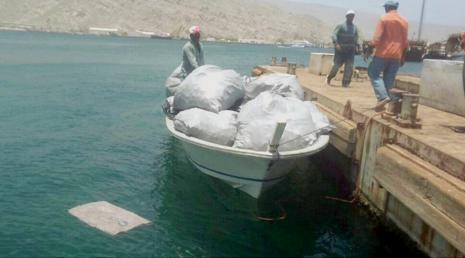 150 boat loads of garbage cleared - Oman Observer