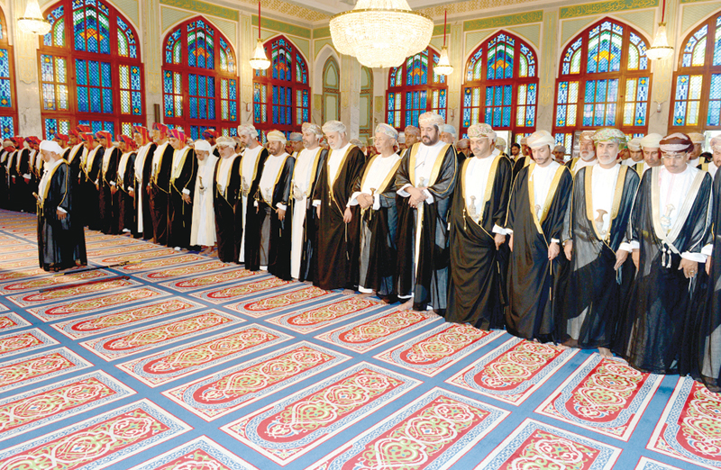 Sultanate marks Eid with prayer, greetings - Oman Observer
