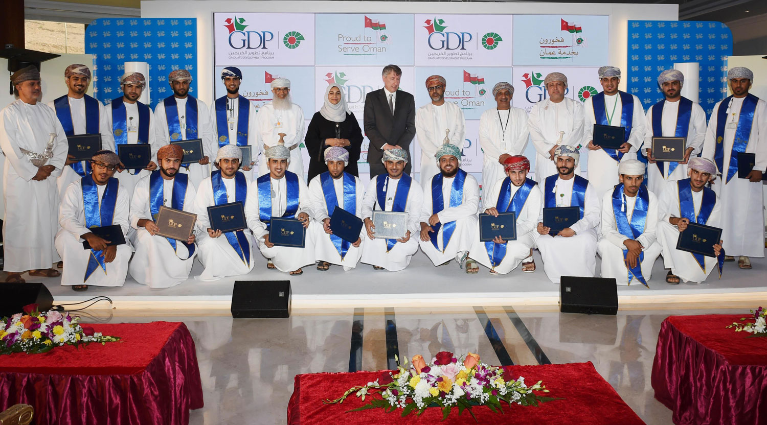 281 GDP staff graduate from PDO - Oman Observer