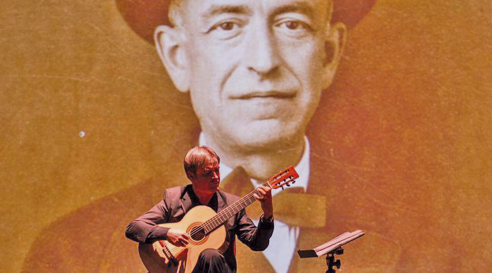 Guitar Maestro takes enthralled audience on a musical journey through ...