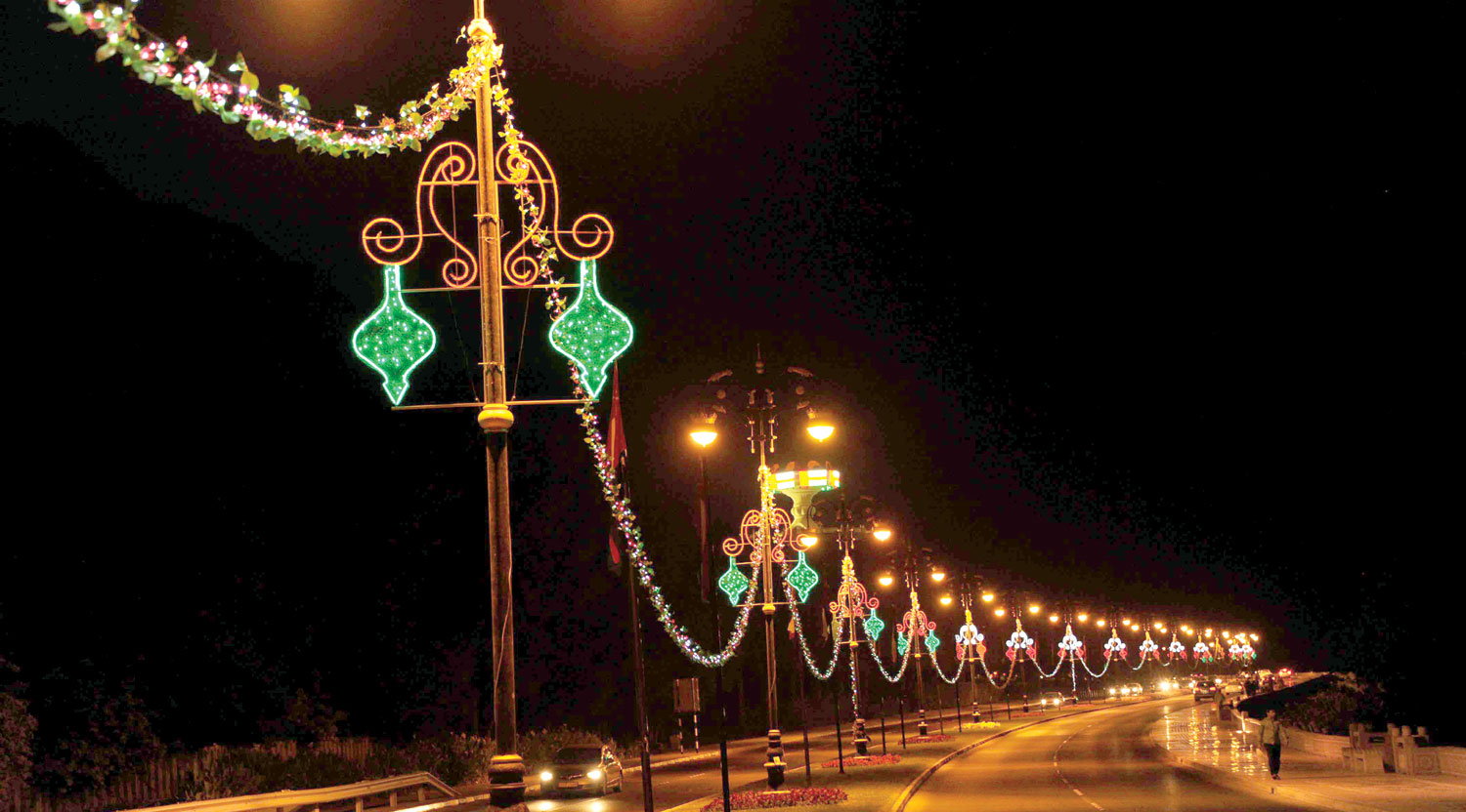 Muscat trials smart street light systems - Oman Observer