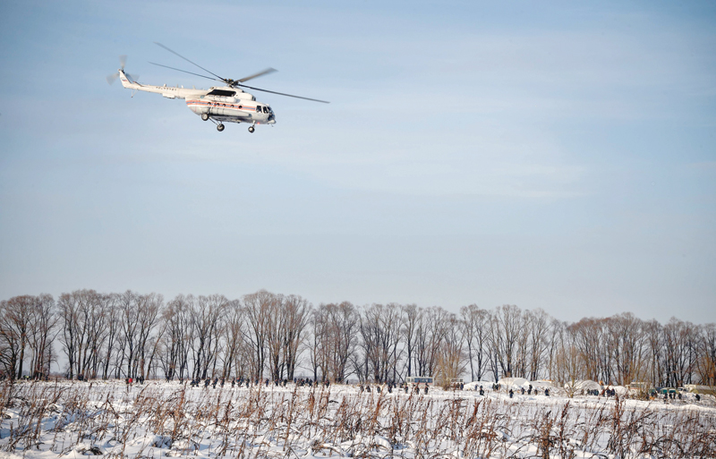 Russia hunts for body fragments, clues after fatal plane crash - Oman ...