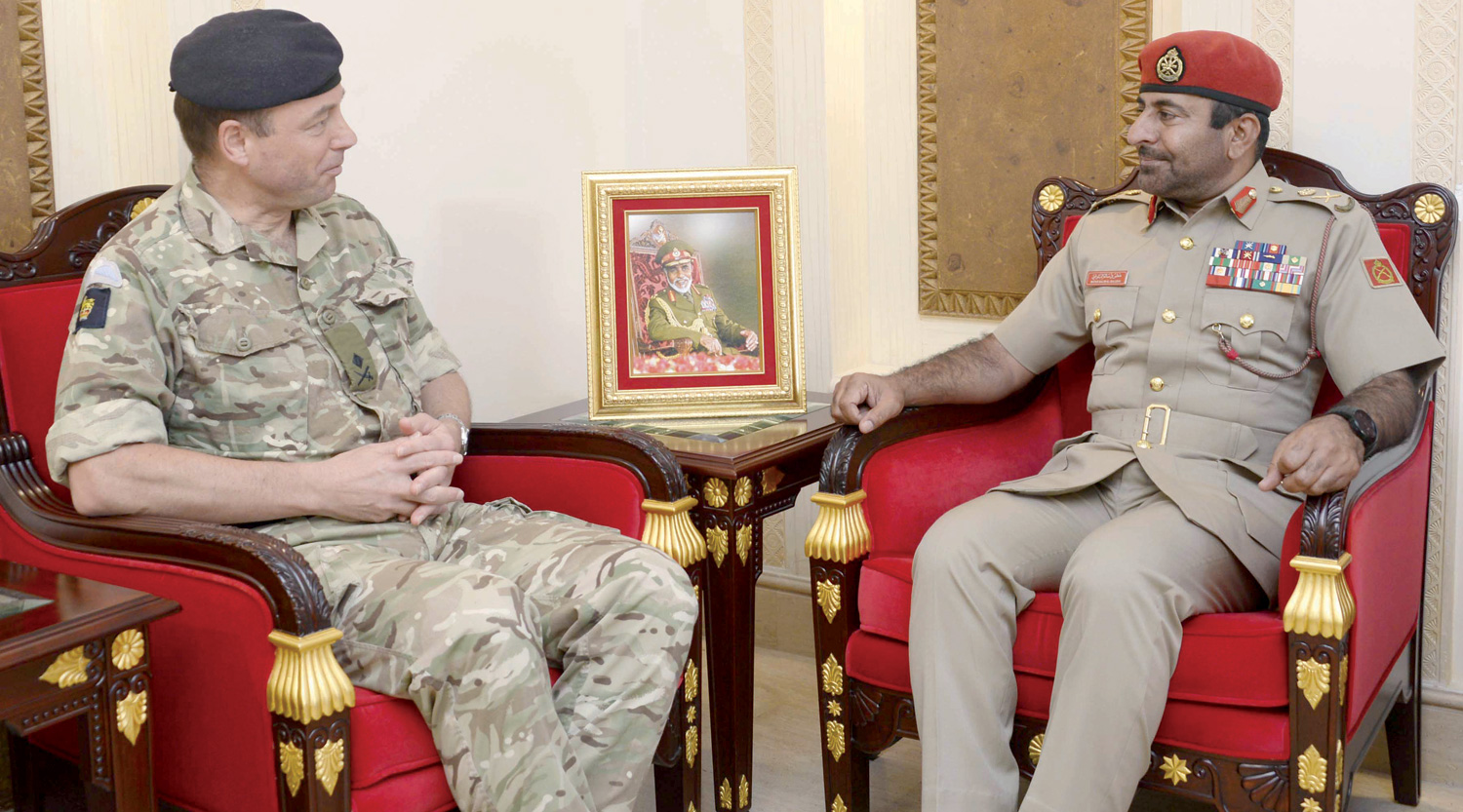 RAO commander receives UK military official - Oman Observer