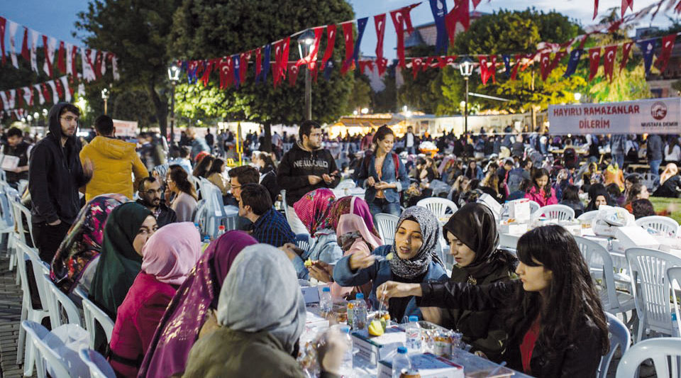 How the Turks celebrate the holy month - Oman Observer