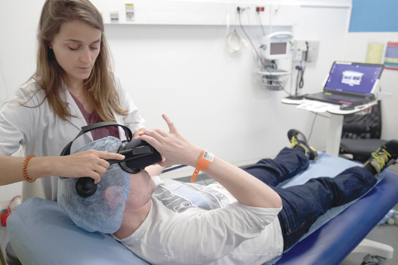 French emergency room tests virtual reality path to pain relief - Oman ...