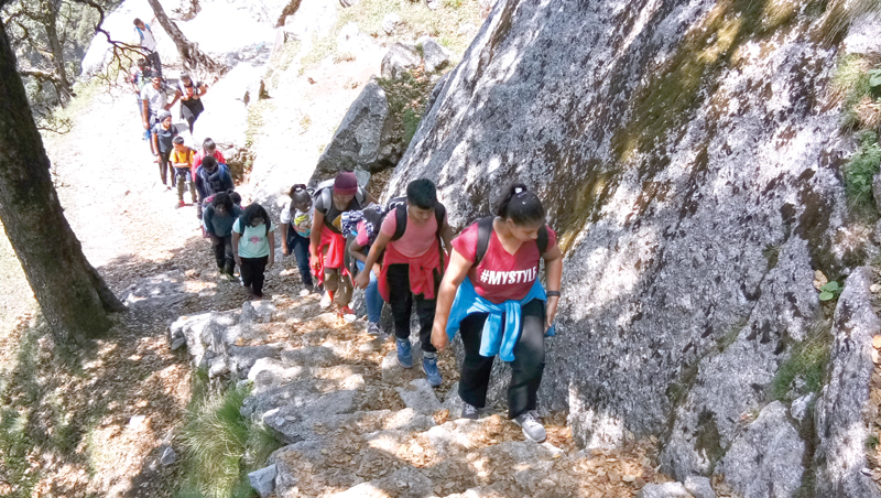 ISG students undertake 14-day Himalayan trek - Oman Observer