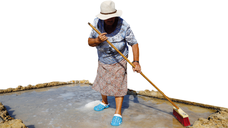 Maltese family keeps ancient salt-harvesting tradition alive - Oman ...