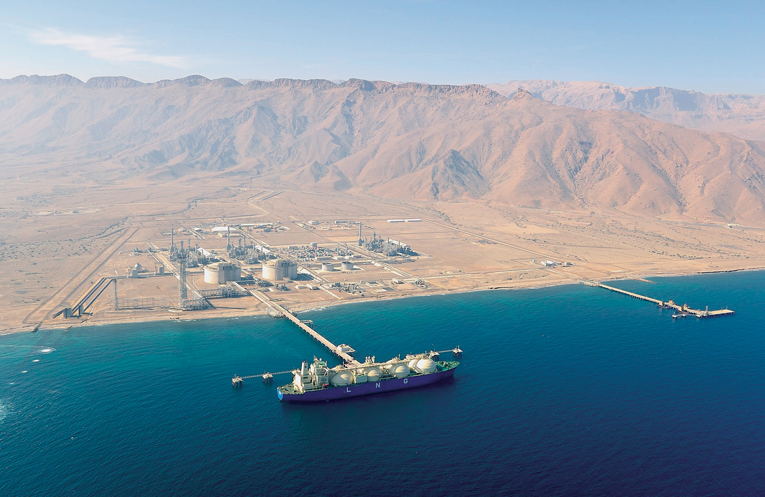 Advocate for gas as a clean energy resource: Oman LNG CEO - Oman Observer