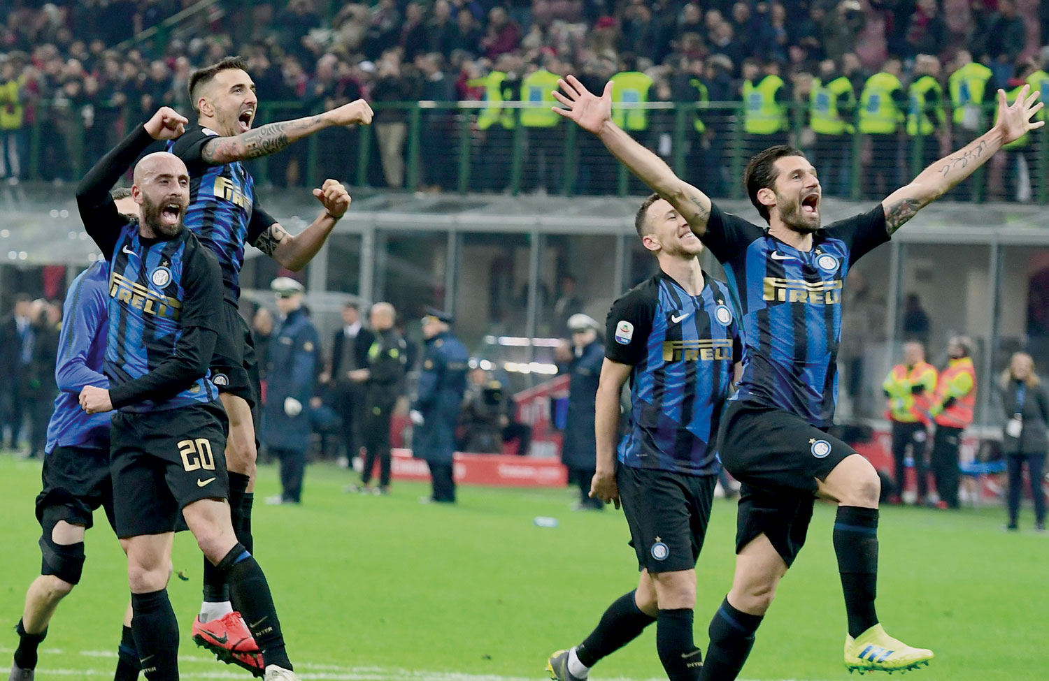 Inter edge Milan in five-goal thriller to go third in Serie A standings ...