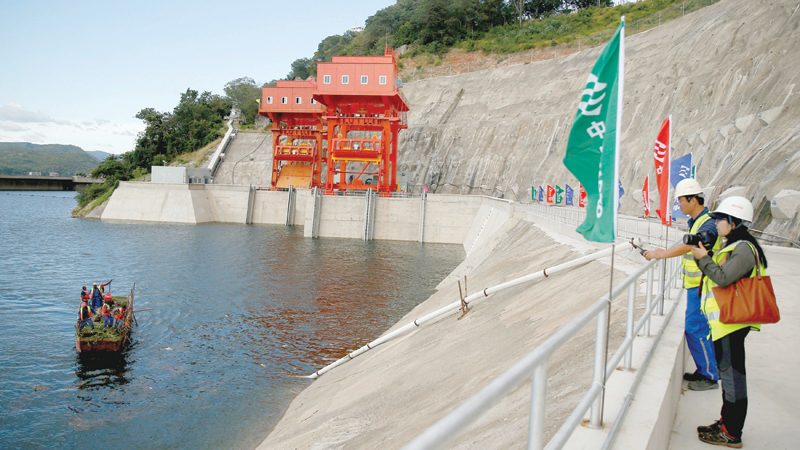 Zimbabwe faces worst power cuts in years, mines hit - Oman Observer