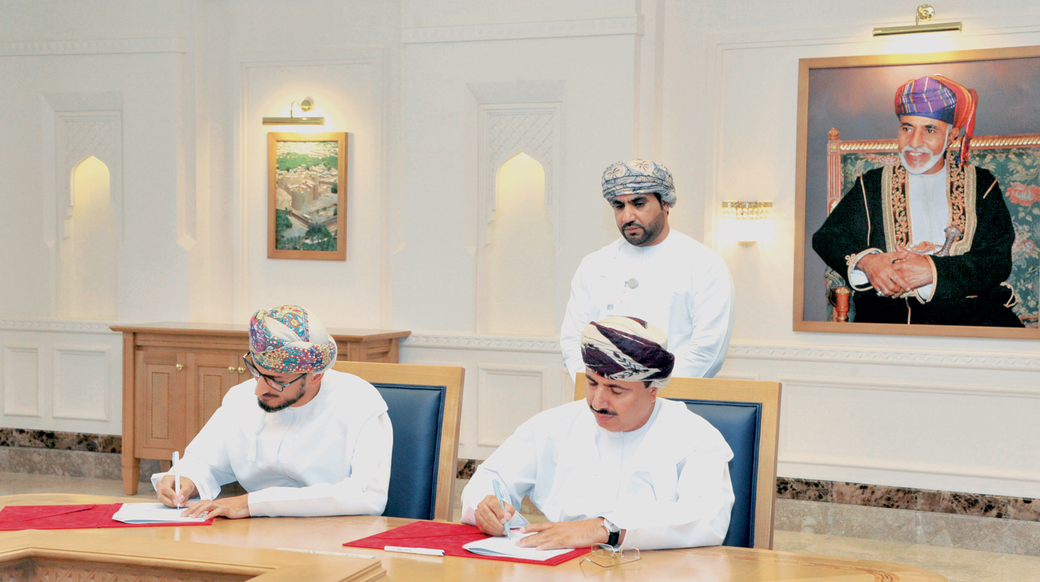 Pact to train 500 private sector Omani employees in leadership - Oman ...