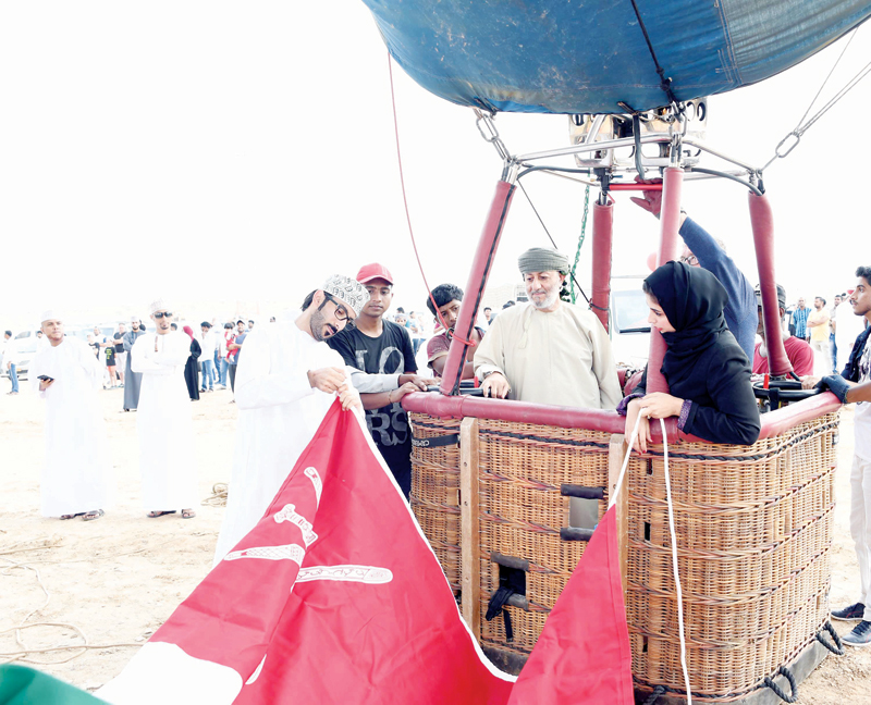 Balloons spice up Salalah tourism festival - Oman Observer