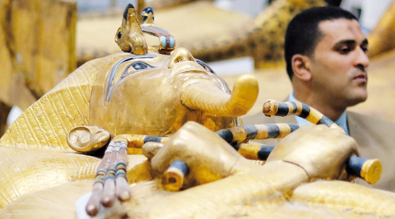 Paris Tutankhamun show sets new record with 1.42 mn visitors - Oman ...