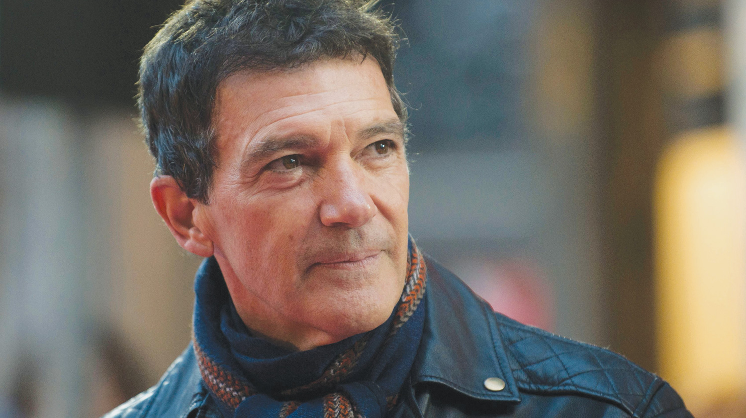 Banderas opens his Malaga theatre with ‘A Chorus Line’ - Oman Observer