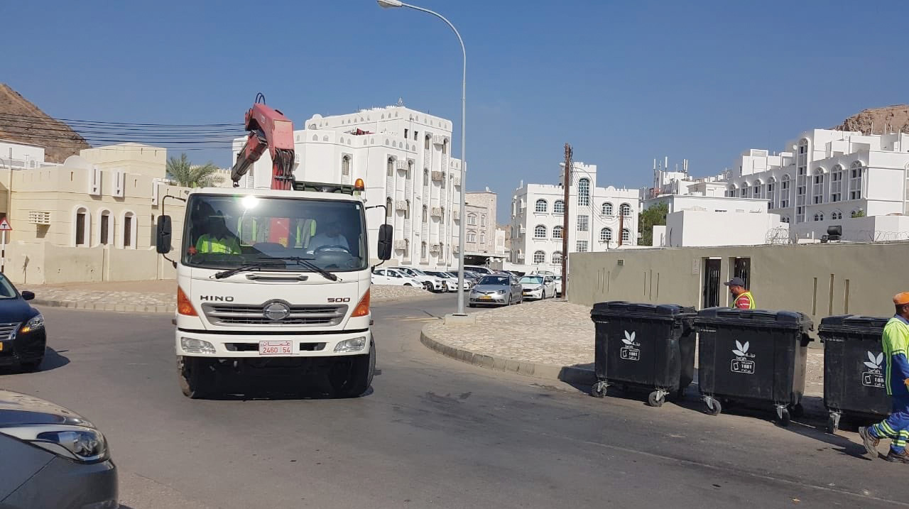 New bins: Put garbage in it, don’t throw - Oman Observer