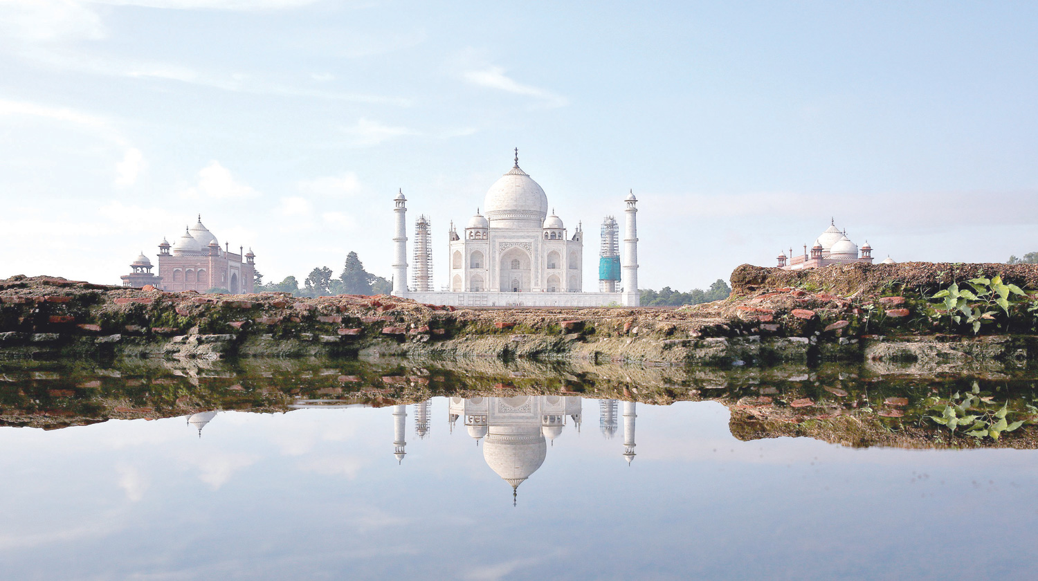 Tourists stay away from Taj Mahal, as protests flare - Oman Observer